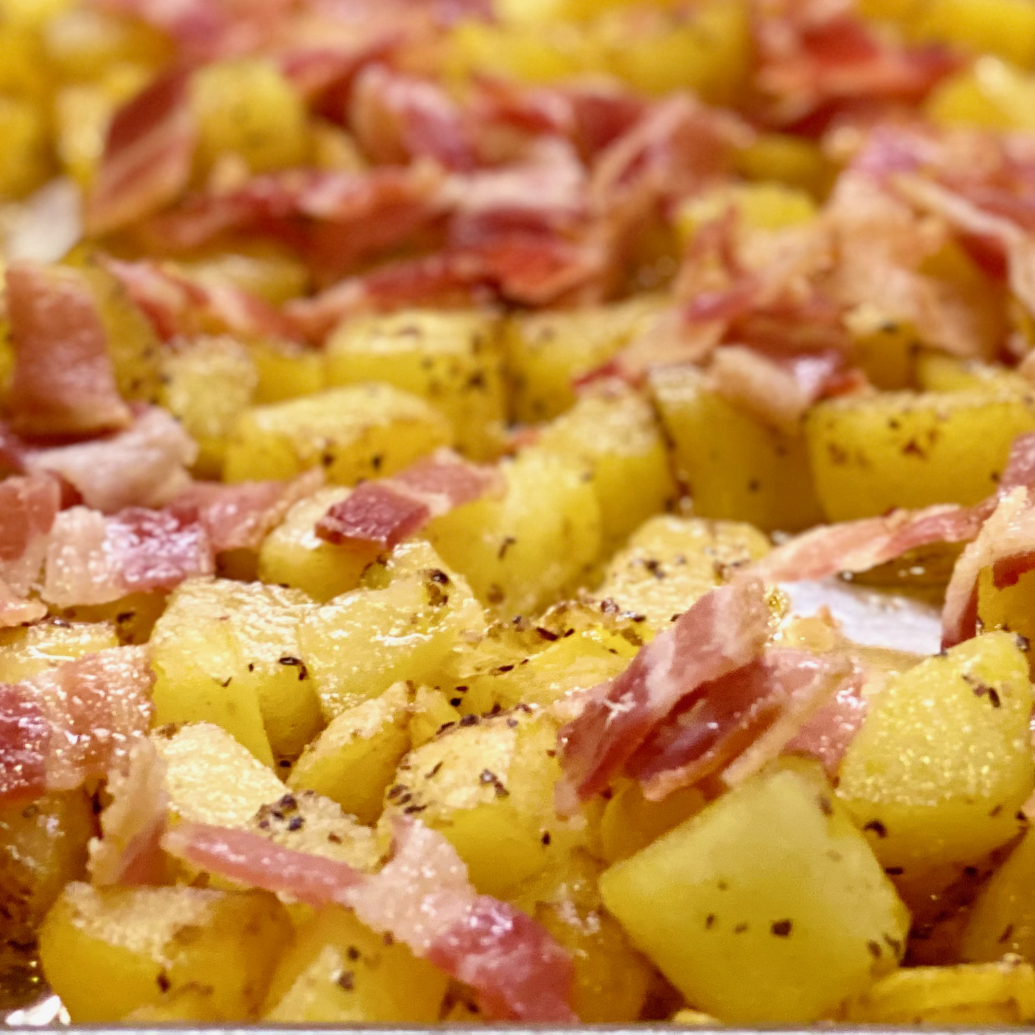 Easy To Make, Cheesy Bacon Roasted Potatoes - Nature Way